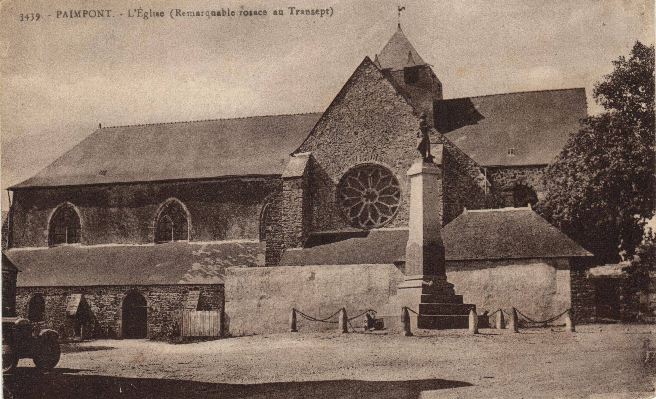 Les monuments aux morts - Paimpont (35)